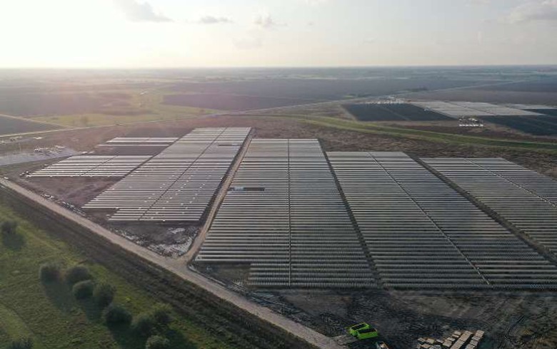 Japan's Fuyo, partners commission 140-MW solar plant in Texas
