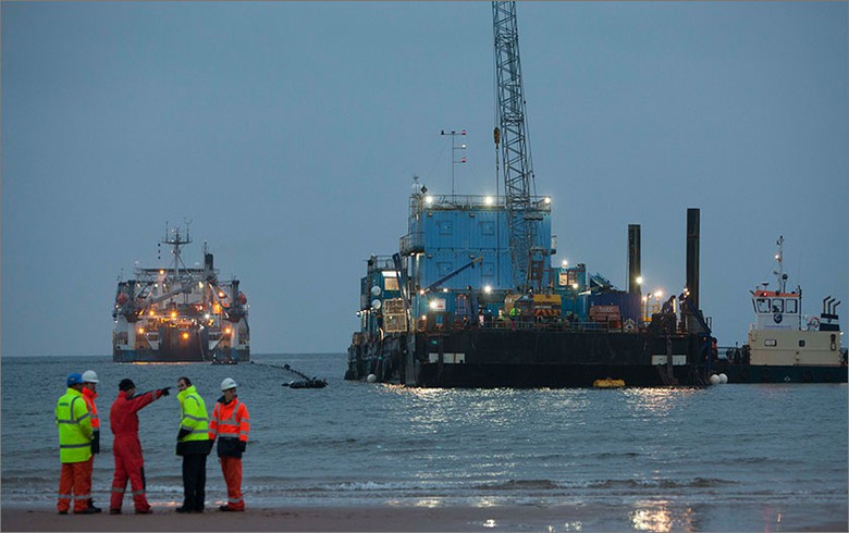 Western Link cable reaches Scottish shore