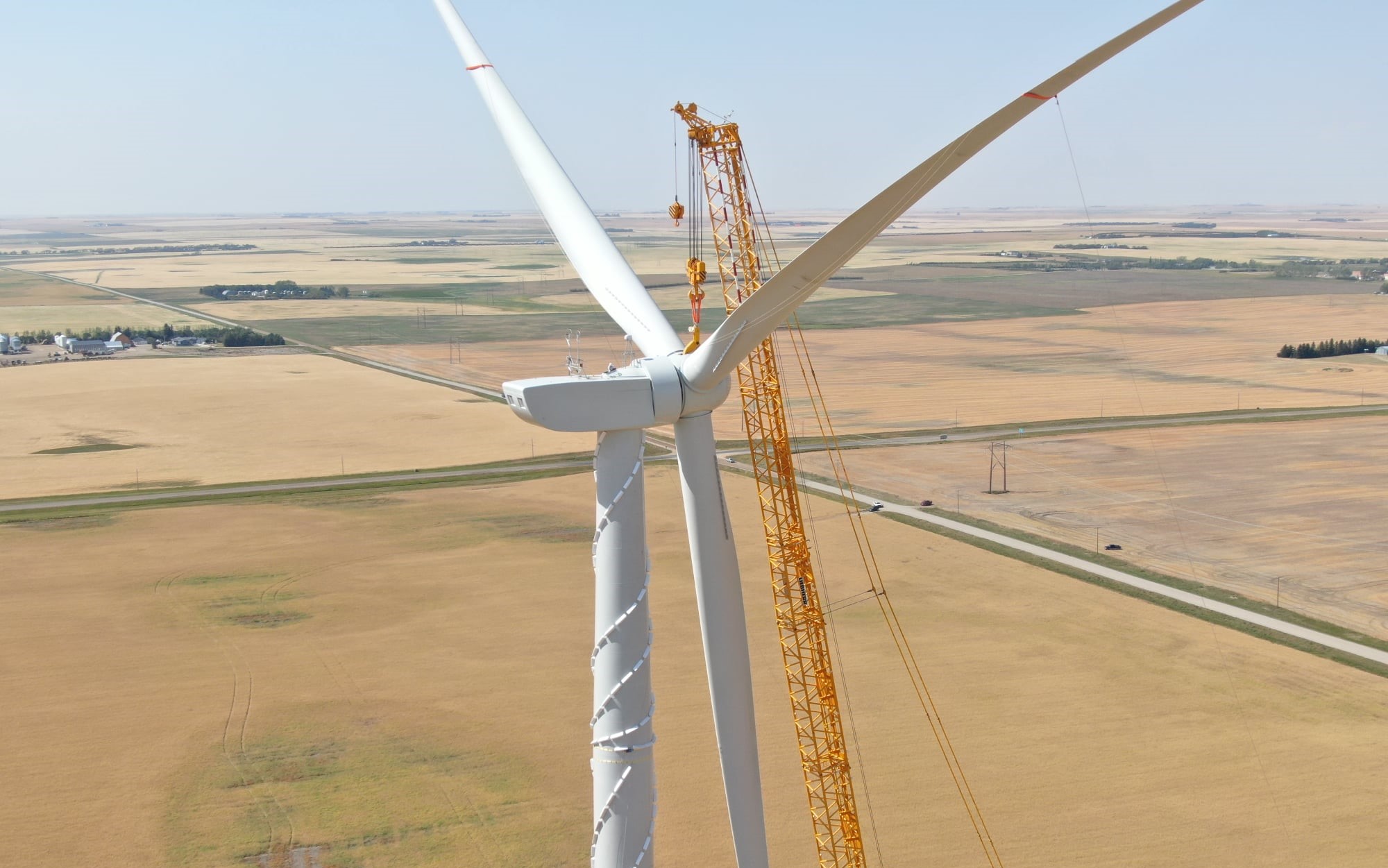 Goldwind installs 1st turbines at 200-MW Canadian project