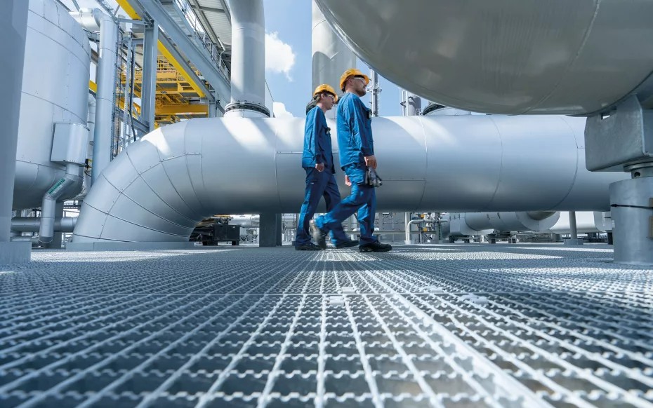 BASF plans 120-MW heat pump to decarbonise Ludwigshafen site