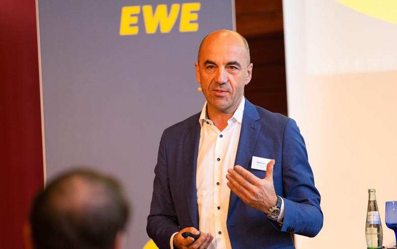 EWE plans 320-MW green hydrogen plant on Germany's North Sea coast