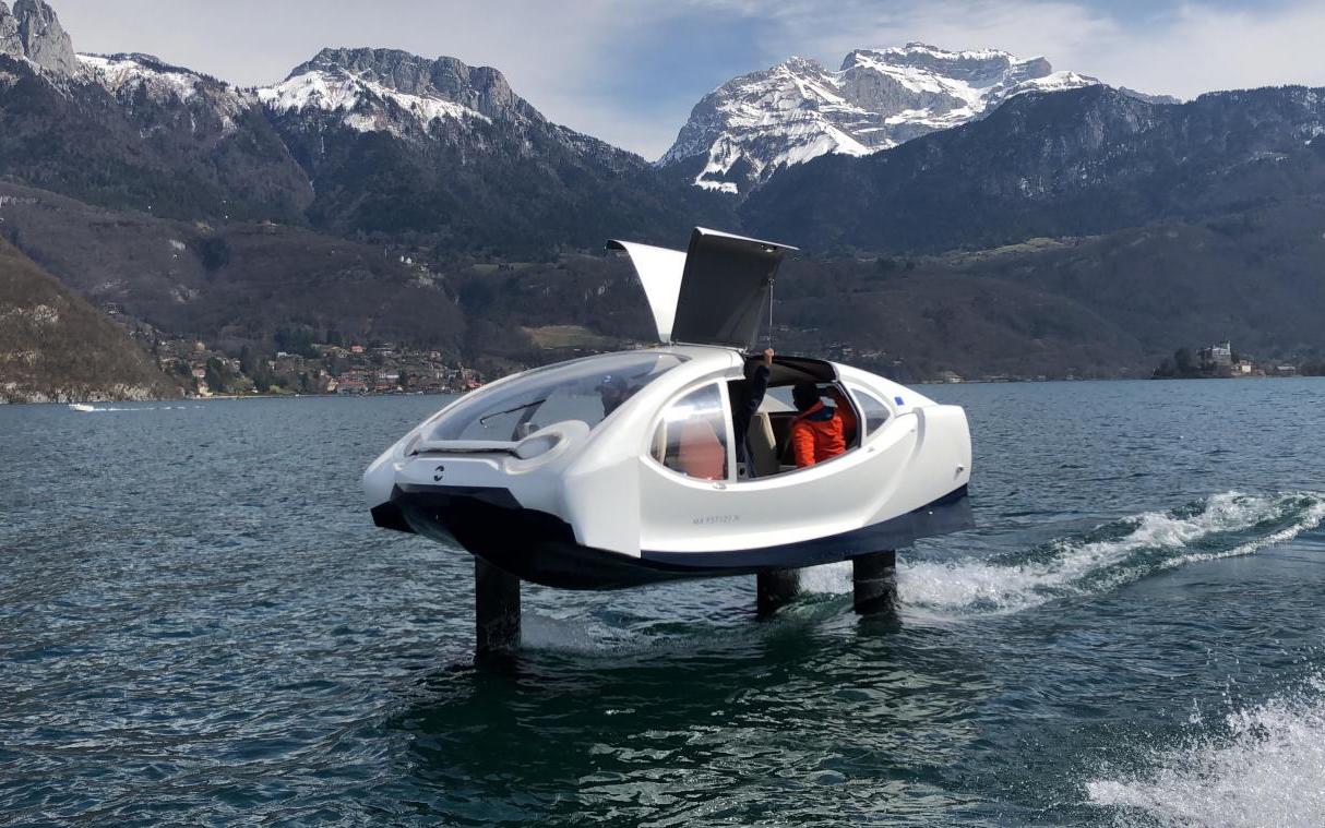 French startup SeaBubbles unveils hydrogen-electric "flying boat"