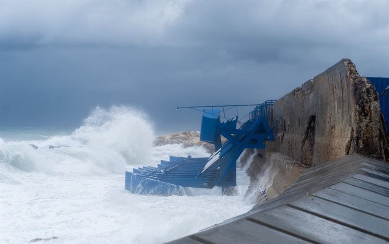 Eco Wave Power says Israeli pilot starts sending power to grid