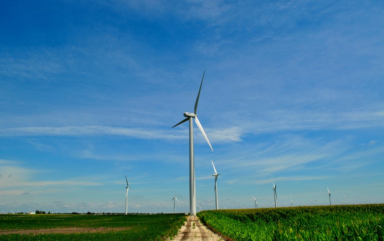 Capital Power advances 150-MW wind project in Illinois with new deals