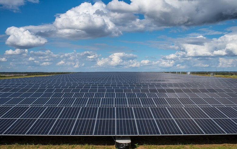 Greenwood-led group to build 100-MW solar farm in Canada