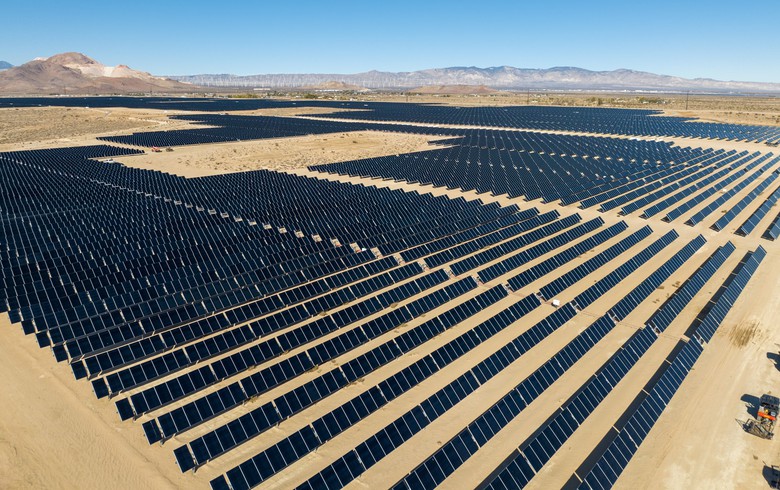 Terra-Gen energises 875-MWp solar park with storage in California