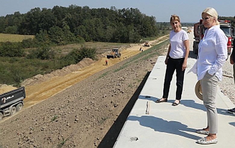 China's Shandong falling behind schedule on Serbian road project - govt