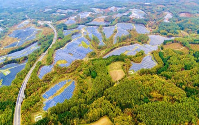 Japan's Renova switches on and takes control of 80-MW solar farm