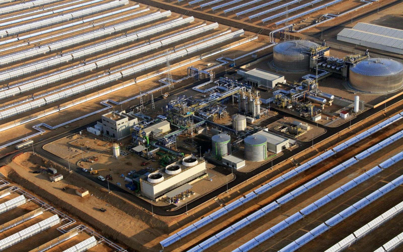 Fire smoke at CSP plant in Spain forces two small towns into lockdown