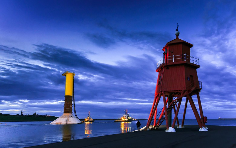 Blyth "float and submerge" foundations fitted with sensors