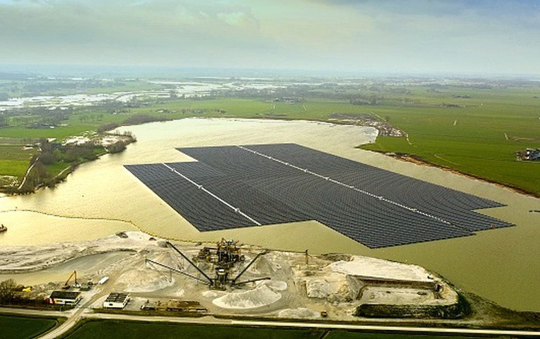 Europe’s largest floating PV park gets local owners and starts work