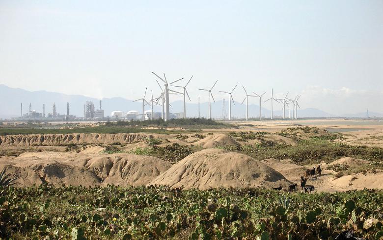 Huadian Power plugs in 483 MW of wind, solar farms in China